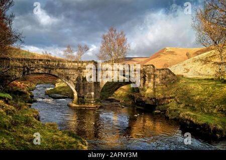 Slippery Stones Bridge, Derwent River, Peak District National Park ...