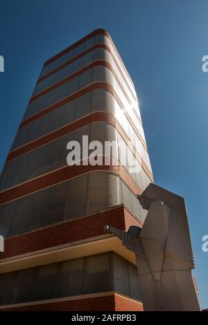 SC Johnson research tower by Frank Lloyd Wright in Racine Wisconsin ...