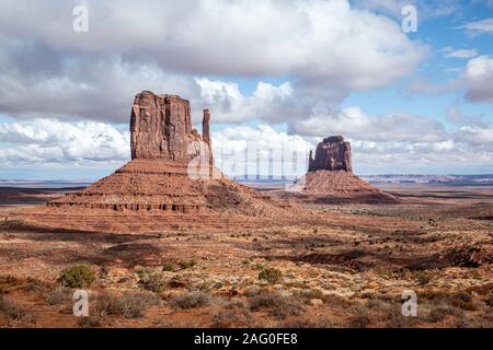 West and East Mitten Buttes (left & center), Merrick Butte (right ...
