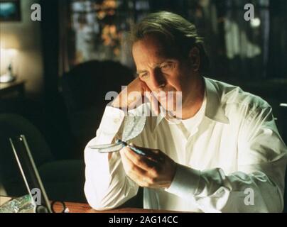 KEVIN COSTNER, DRAGONFLY, 2002 Stock Photo - Alamy