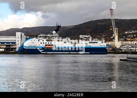 Seismic research and survey vessel Oceanic Sirius at Dokken terminal ...