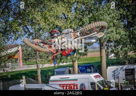 MOTOCROSS Whip , Photo, Ktm sxf , yamaha YZF Stock Photo - Alamy