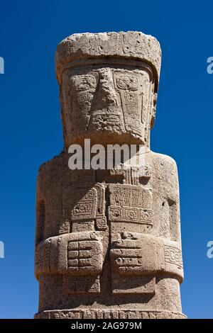 Ancient statue at Tiwanaku (Tiahuanaco), Pre-Columbian archaeological ...
