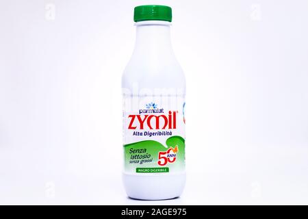 Zymil Parmalat Pasteurized Low Fat Lactose Free MILK Stock Photo - Alamy