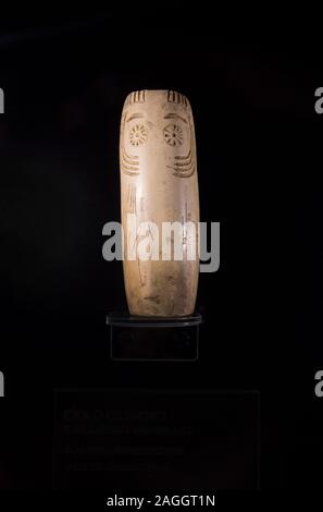 Cylindrical alabaster idol from Guadalquivir Valley from 3000 BC ...