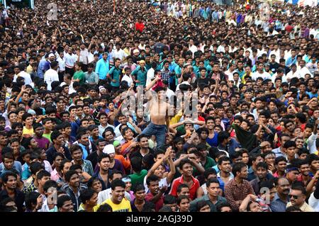 AMRAVATI, MAHARASHTRA, INDIA - AUGUST 24 : Crowd of young People ...