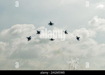 Military fighters SU-27 at demonstrative flight Stock Photo - Alamy