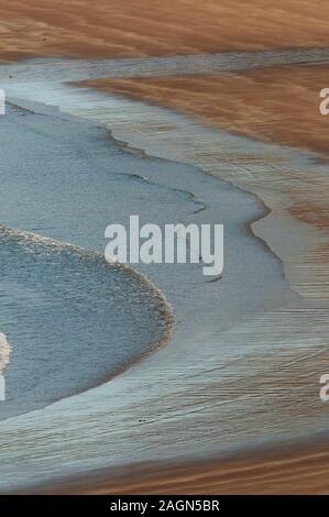 Tide patterns on Gairloch Beach, Scottish Highlands Stock Photo - Alamy