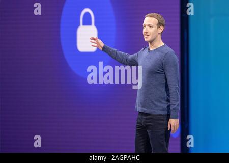 Mark Zuckerberg delivers the keynote speech at Facebook's F8 Developers ...