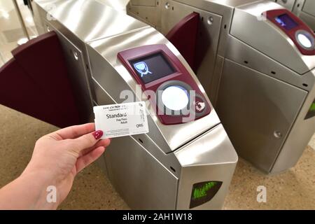 The interior of Al Bidda metro station Stock Photo - Alamy