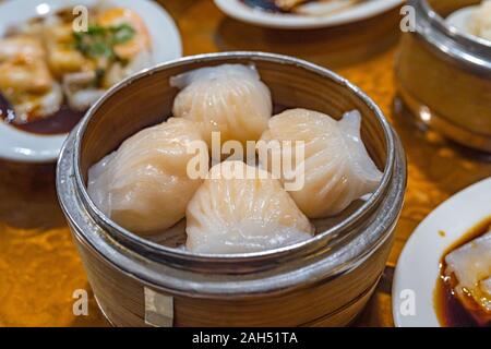 Cooked Crystal Shrimp Dumplings – Steamed Chinese Dim Sum Stock Photo ...