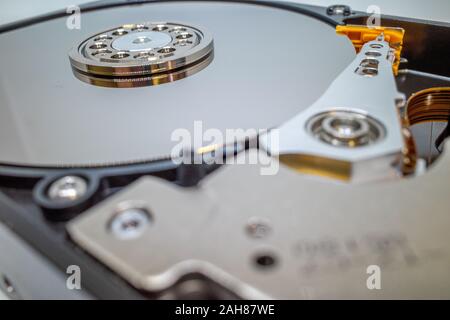 inner workings of a hard disc drive Stock Photo - Alamy
