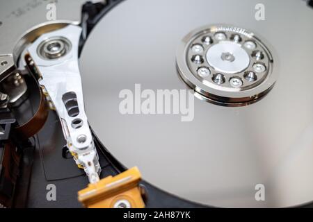 inner workings of a hard disc drive Stock Photo - Alamy