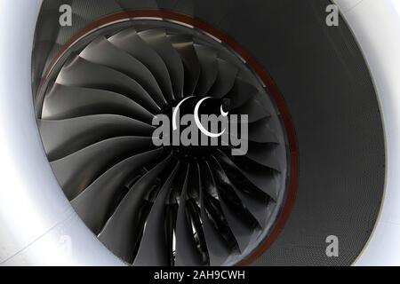 Lufthansa, Airbus, A350-900, Turbine blade, engine, maintenance ...