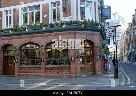 Corner pub in Shoreditch, London, England Stock Photo - Alamy