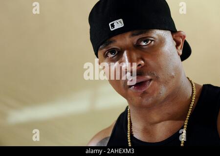 Rapper 40 Glocc (l) on set of 40 Glocc featuring Ray J "Damn" Music ...