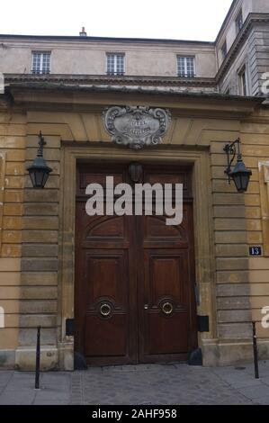 Colorful doors of Paris Stock Photo - Alamy