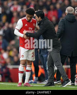 Mikel Arteta manager of Arsenal gives his team instructions during the ...