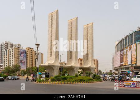 Karachi Teen Talwar Three Swords Monument Ring Road at Khayaban e Iqbal ...