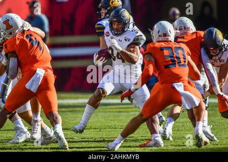 December 30, 2019: California Golden Bears defensive end Zeandae ...