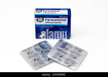paracetamol caplets for pain relief Stock Photo - Alamy