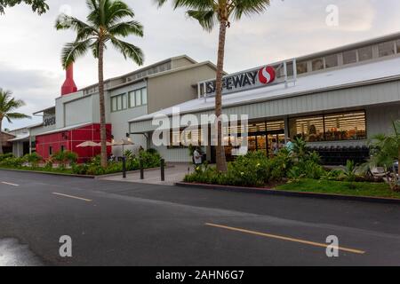 Safeway supermarket car park Lahaina, Maui Stock Photo - Alamy