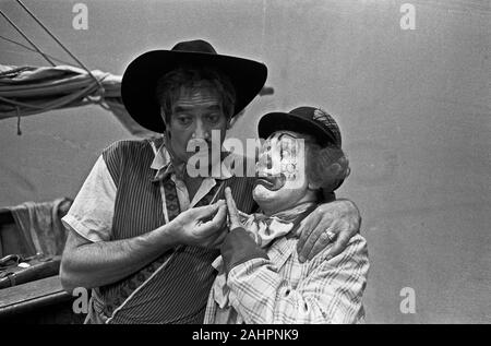 Pipo the Clown, TV series for the youth. Episode: 'Sailing lesson with ...