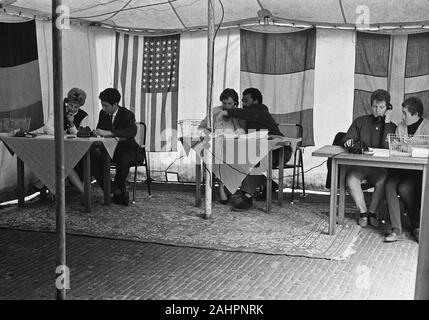 Mamaloe wants to raise 50,000 guilders in 10.59 hours: from left to ...