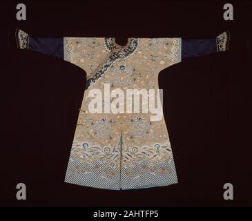 Manchu Man's Semiformal Court Robe (jifu), Qianlong period, 1736-1795 ...
