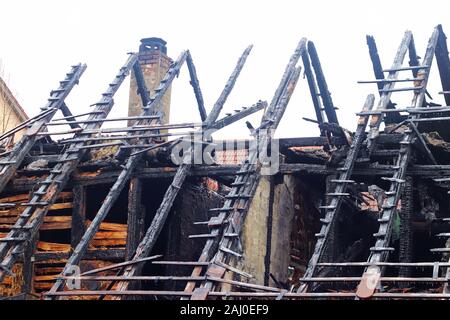 Roof truss of a house after a fire Stock Photo - Alamy