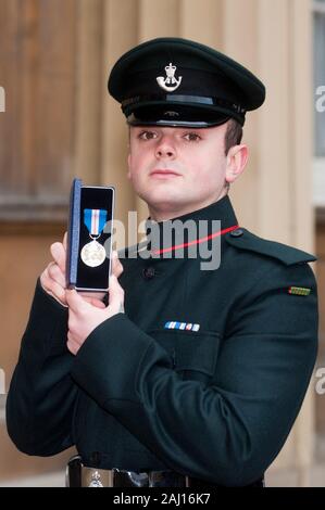 Rifleman Reece Terry from The Rifles Regiment who received a Queen's ...