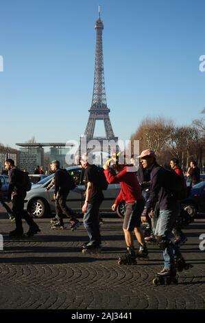 ROLLER SKATING - PARIS ROLLERS - ROLLER SKATING PEOPLE GATHERING IN ...