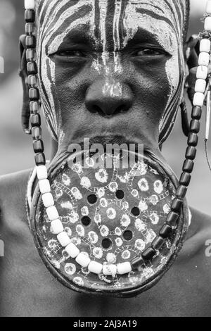 Mursi people, Omo valley, Naciones, Ethiopia, Africa Stock Photo - Alamy