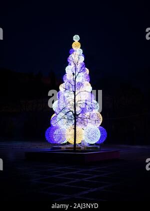 Withered christmas tree Stock Photo - Alamy