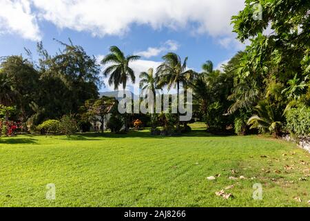 Puuiki Cemetery, Kipahulu Point Park Stock Photo - Alamy