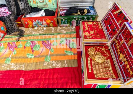 Traditional Arabian and Middle Eastern items - Vintage Arabic home ...