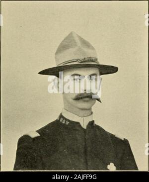 UNITED STATES - OCTOBER 21: Sen. Tim Kaine, D-Va., leaves the Senate ...