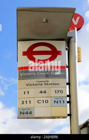 Bus stop at Victoria station Stock Photo - Alamy