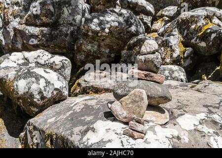 Stacked stones as a guide for hikers Table Mountain Nationalpark Stock ...