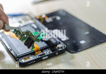 Electronic circuit board inside a mobile cell phone Stock Photo - Alamy