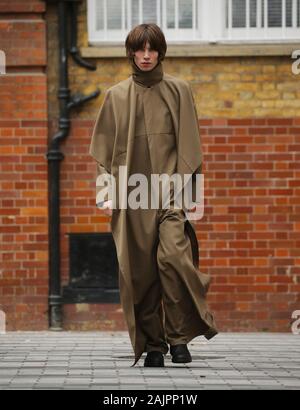 Bourdon Street, Mayfair, London, UK. 1st Aug 2025. Felt artist Lucy ...