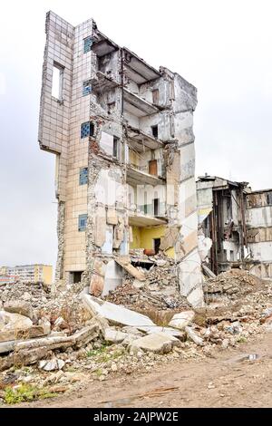 The remains of concrete walls of the building after the explosion Stock ...