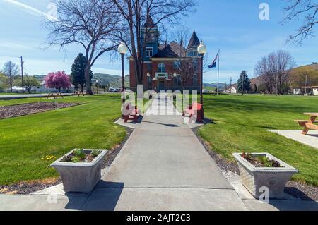 Front entrance to Wheeler County Court House Stock Photo - Alamy