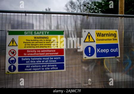Construction site gate signs Stock Photo: 42025701 - Alamy