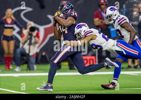 Buffalo Bills running back Taiwan Jones (25) on the field before taking ...