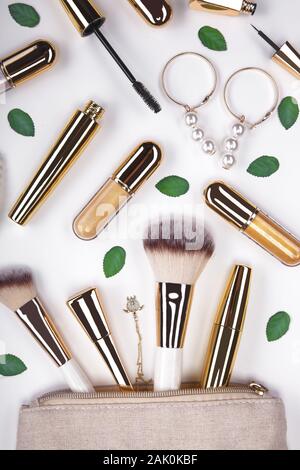 Make up bag with cosmetic beauty products Stock Photo - Alamy