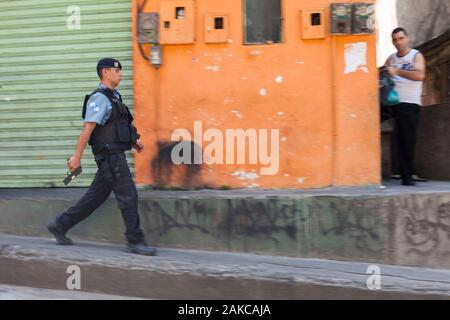 UPP Rocinha Pacifying Police Unit ( Unidade de Polícia Pacificadora ...