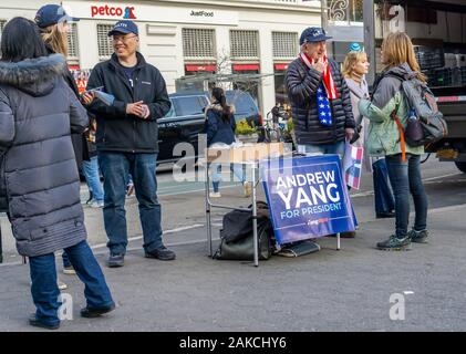 Democratic presidential candidate Andrew Yang speaks at a campaign ...