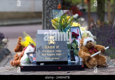 People remember Baby P on the anniversary of his death at the Cemetery ...