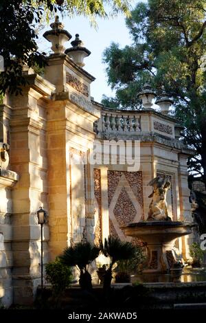 Springbrunnen im San Anton Garten, Attard, Malta Stock Photo - Alamy